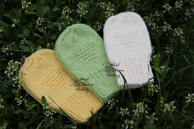 Ravelry: Mother's Love Baby Mittens pattern by Alеna A