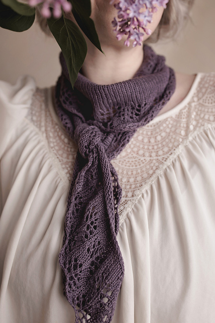 Ravelry: Lilla Scarf pattern by Eva Miehe