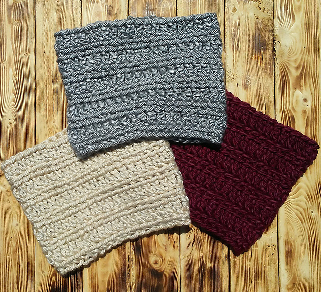 Ravelry: One Skein Super Bulky Cowl pattern by Kylee Keller