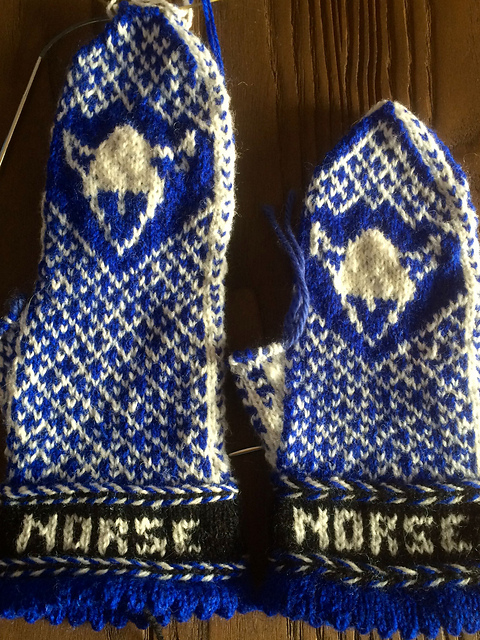 Ravelry: 20AcresNoSheep's Luther Soccer mittens