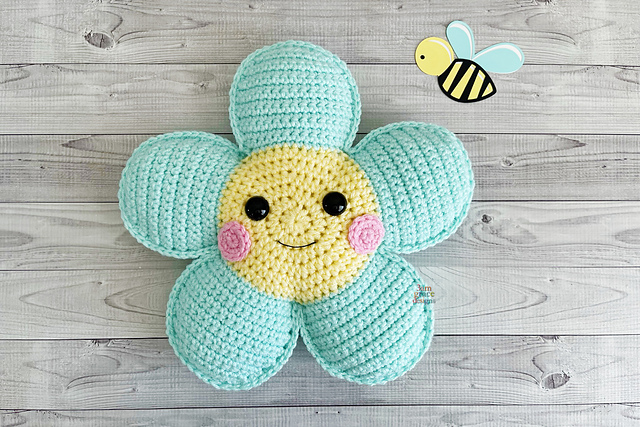 Ravelry: Daisy Flower Kawaii Cuddler® pattern by Donna Beavers