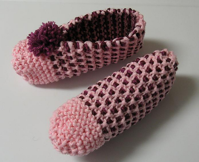 Ravelry: Pantoufles roses pattern by 3petitesmailles