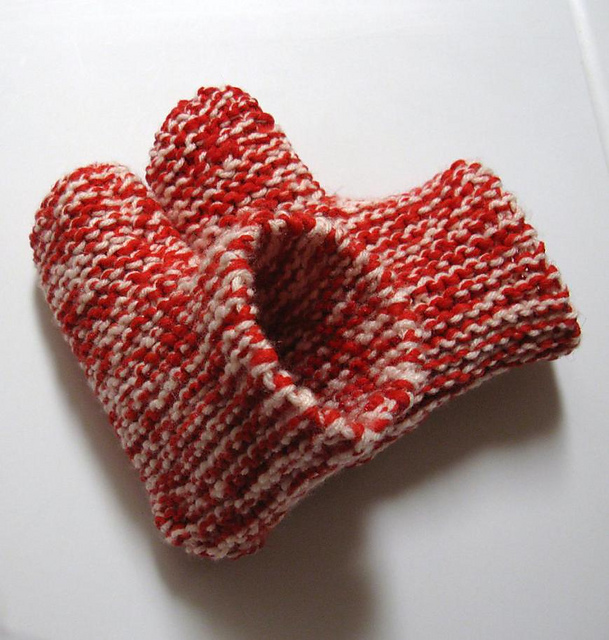 Ravelry: Pantoufles bottillons pattern by 3petitesmailles