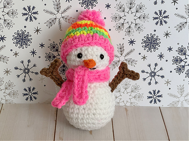 Ravelry: Little Snowman with Beanie pattern by Erica Dietz