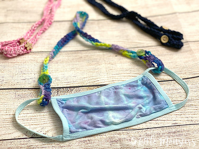 Ravelry: Easy Mask Lanyard pattern by Erica Dietz