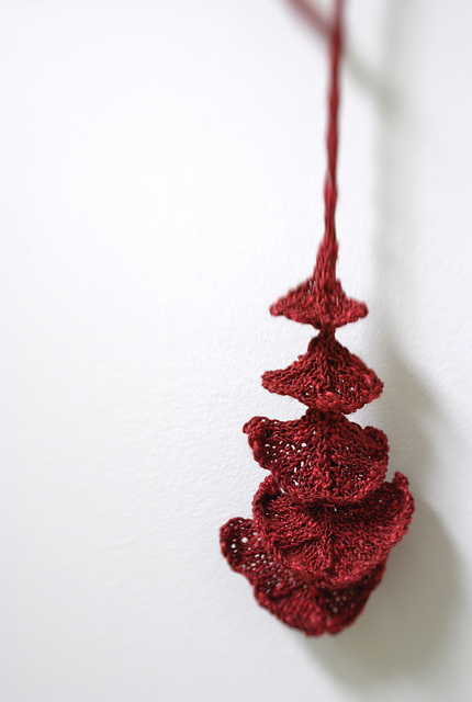 Ravelry: Ginkgo Lariat pattern by Andrea Babb