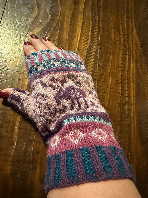 Ravelry: Moose Fingerless Gloves pattern by Julie Larson