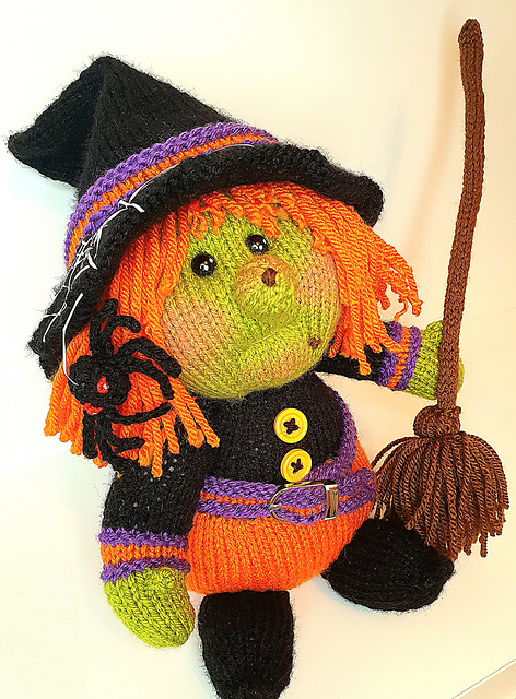 Ravelry: Pumpkin Pants Witch Gonk Gnome pattern by Mandi Wilson