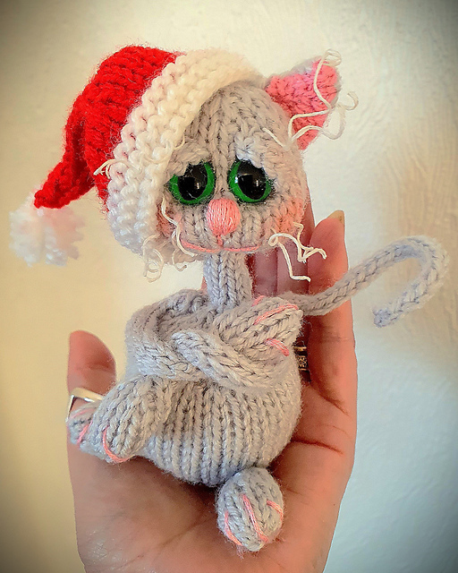 Ravelry: The Cattitudez - Grumpy Christmas pattern by Mandi Wilson