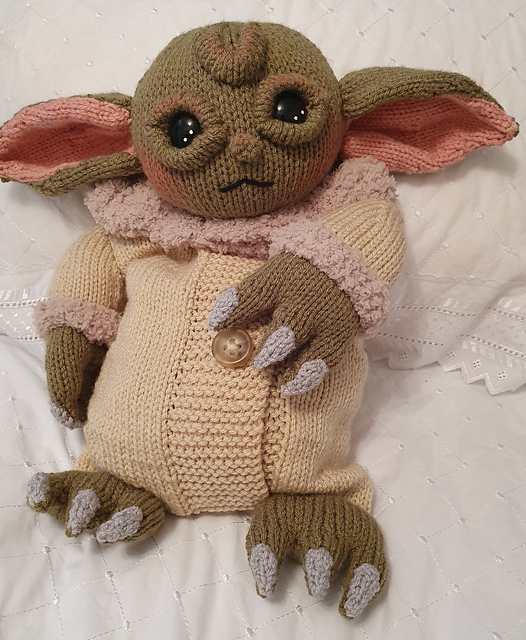 Ravelry: Green Alien Child - Baby Yo Pj Case pattern by Mandi Wilson