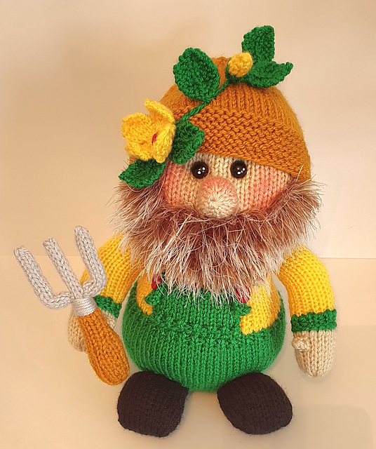 Ravelry: Percy Grower Gardening Gonk Gnome pattern by Mandi Wilson