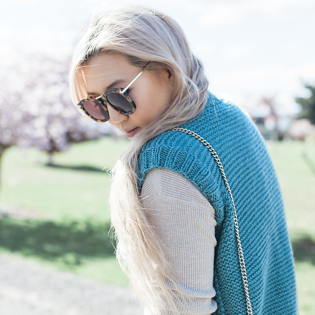Ravelry: Slouchy Sunday Vest pattern by Little Yarns