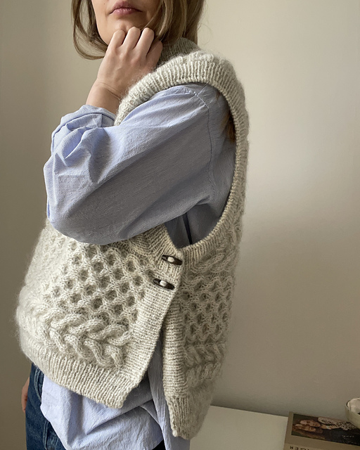 Ravelry: eurus slipover pattern by aegyoknit, by Karoline Skovgaard Bentsen