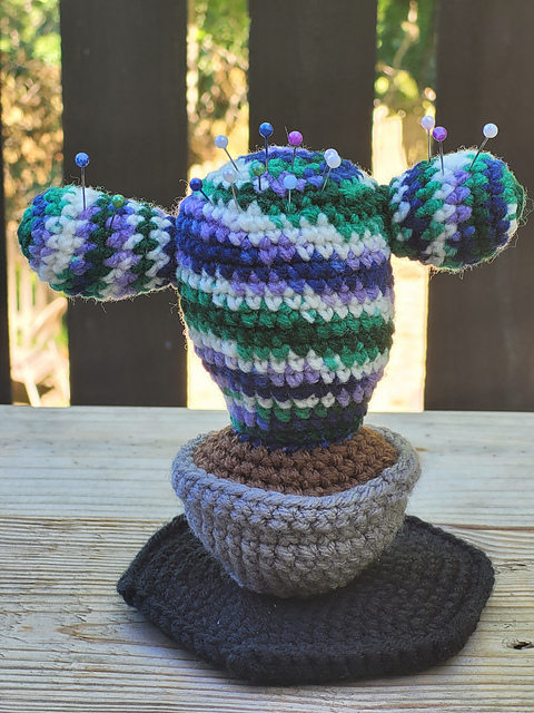 Ravelry: Cactus Pincushion pattern by Nikki Vanzant