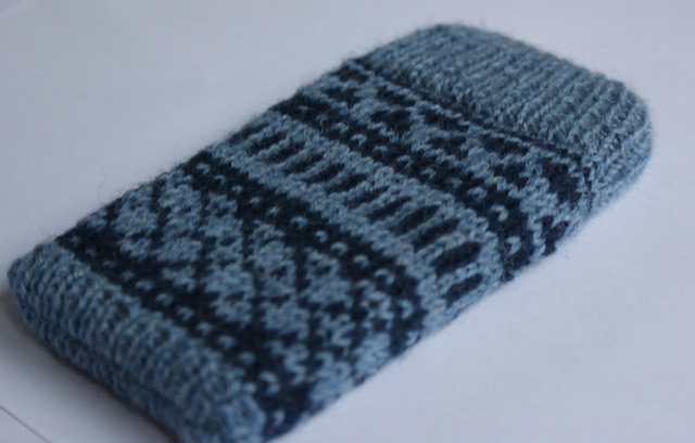 Ravelry: Aztec Phone Sweater pattern by Renée Kies