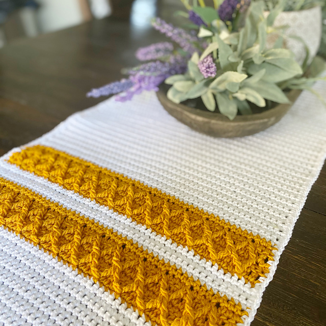 Ravelry: Simply Spring Table Runner pattern by Sarah | A Plush Pineapple
