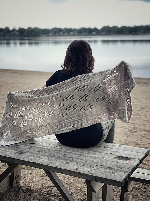 Ravelry: Féréol Stole pattern by Claude Dessureault