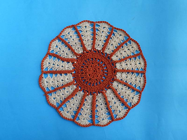 Ravelry: handmade table cloth pattern by AamraGul