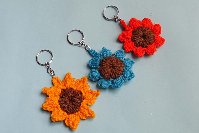 Ravelry: Sunflower keychains pattern by AamraGul