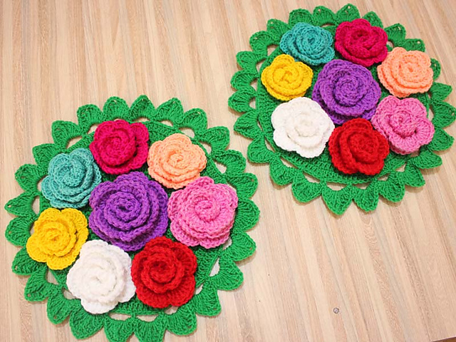 Ravelry: Roses Table Runner pattern by AamraGul