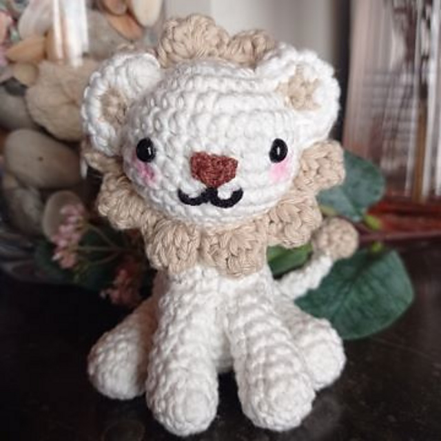 Ravelry: Little Cute Lion pattern by Yolanda Calderon Develter (Abola Iou)
