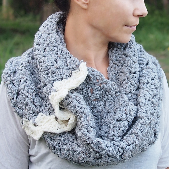 Ravelry: Oversized loop scarf pattern by Ana D