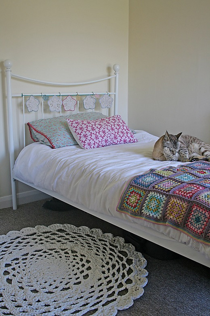 Ravelry: Blossom Rug pattern by Sara Sinaguglia