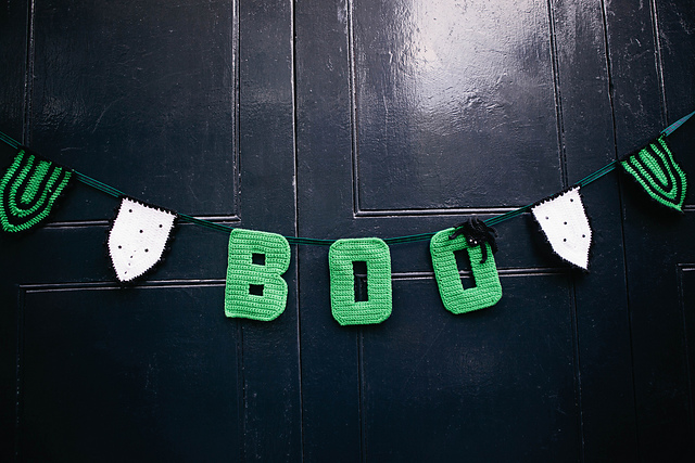 Ravelry: "BOO!" Bunting pattern by Knit Crochet Create