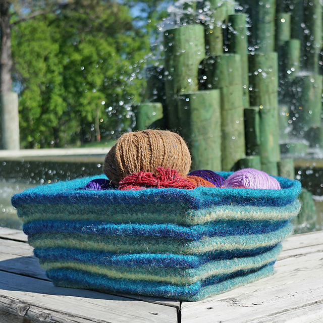 Ravelry: Shadow Box pattern by Adrienne Larsen