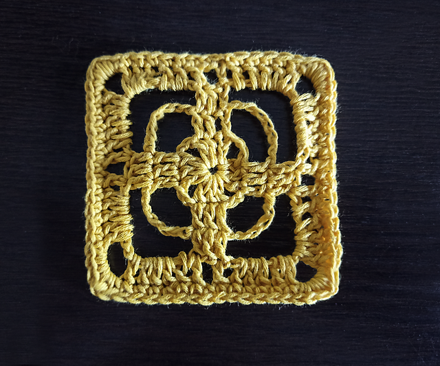 Ravelry: Simple Cross Granny Square pattern by Afroditi Gaitanidi