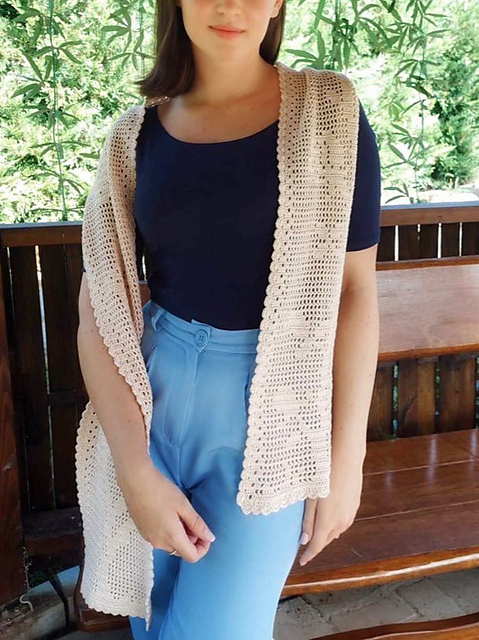 Ravelry: The smell of summer shawl pattern by Annamária Kovácsné Nagy