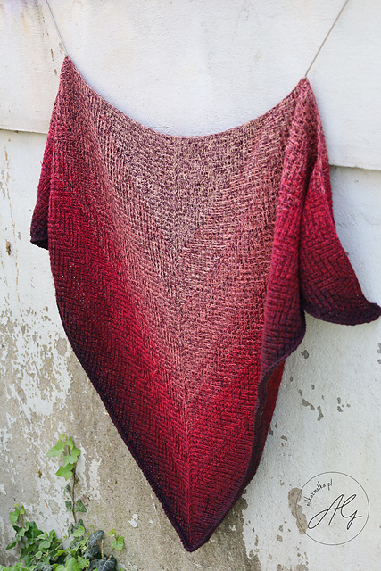 Ravelry: Capricious lady (from the top) pattern by Agata Glapiak ...