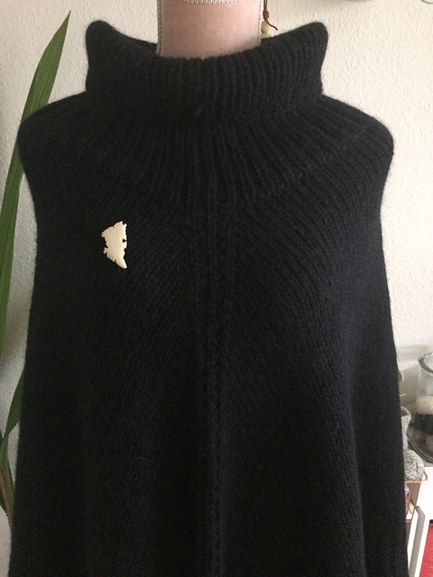 Ravelry: Aijska's Minjia Poncho (09/17)