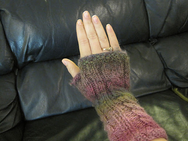 Ravelry: Cabled Gauntlets pattern by Natasha Price