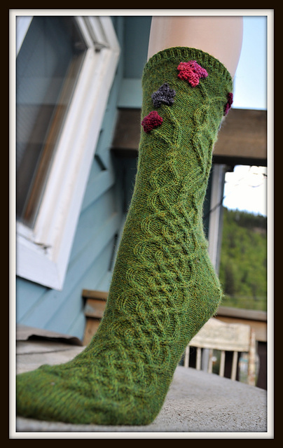 Ravelry: Mayflowers pattern by Allison Haas