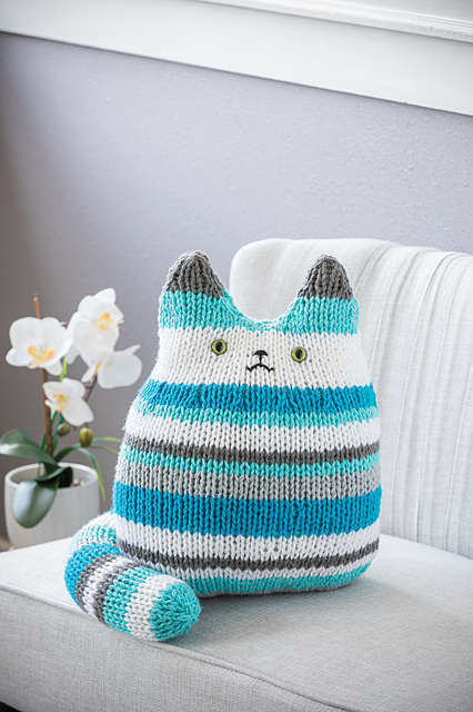 Ravelry: Fat Cat Pillow pattern by Michele Wilcox