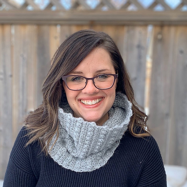 Ravelry: Vintage Lines Cowl pattern by Amy Leclerc