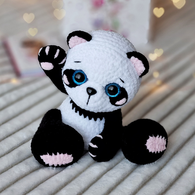 Ravelry: Little PANDA pattern by Alena Komartcova