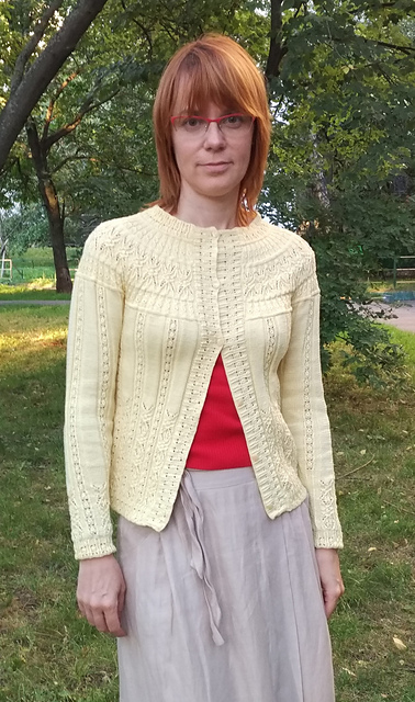 Ravelry: #05 Round Yoke Lace Cardigan pattern by Hitomi Shida (志田 ひとみ)