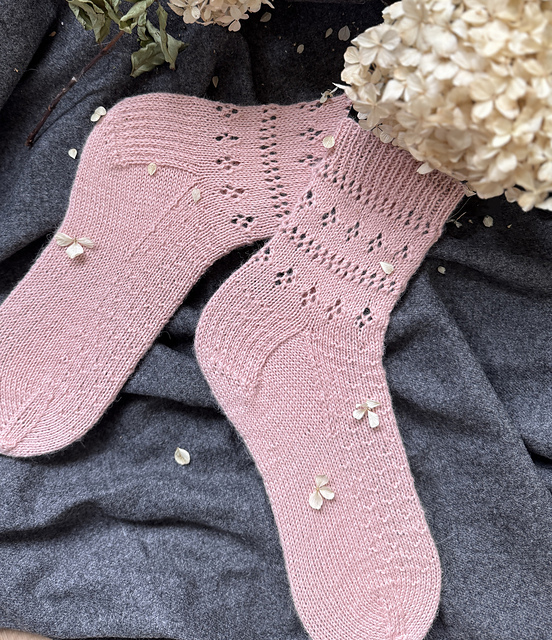 Ravelry: Skarpetki Whisper pattern by Alexandra Factory