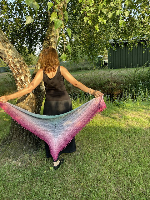 Ravelry: Burbuila pattern by Alexandra Factory