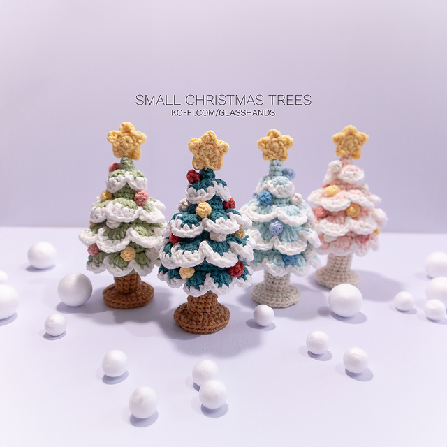 Ravelry: Small Christmas Tree pattern by Alexia Faye