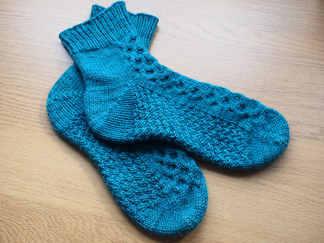 Ravelry: Honeycomb socks pattern by Nina Duke-Howard