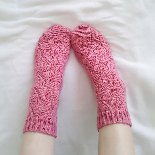 Ravelry: Pink haze socks pattern by Alfinur Kashaeva