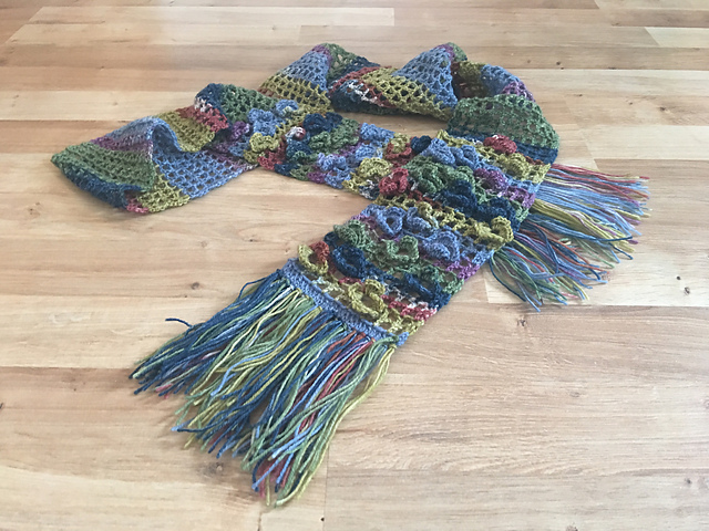 Ravelry: Flower and Cube Scarf pattern by Ali Crafts Designs