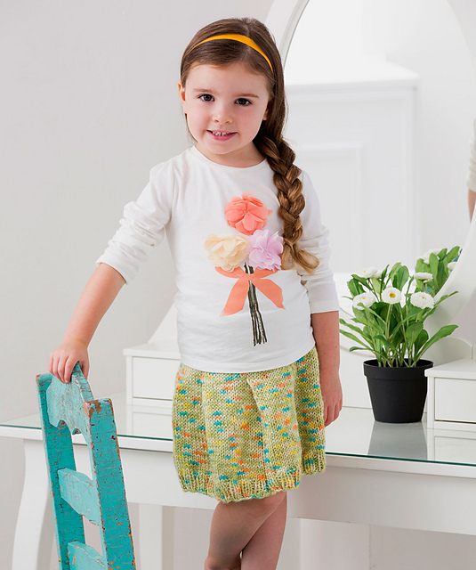 Ravelry: Girl's Pleated Skirt pattern by Alice Tang