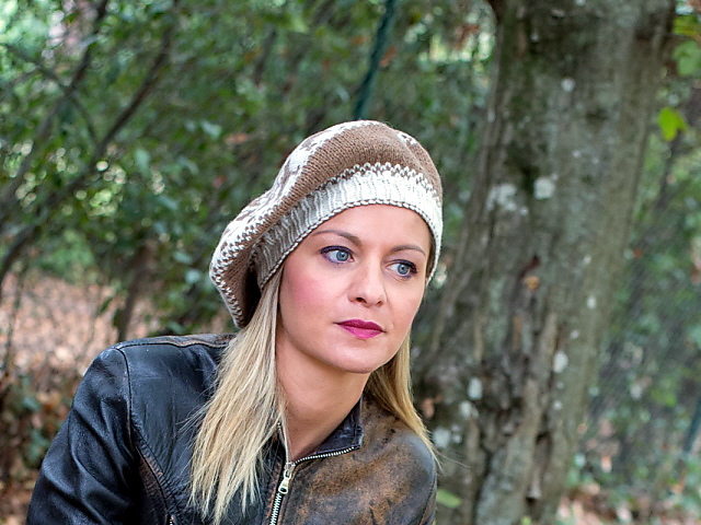 Ravelry: Quasi un basco pattern by Alice Twain