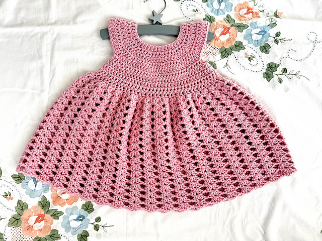 Ravelry: Baby dress Fiona pattern by Frisian Knitting