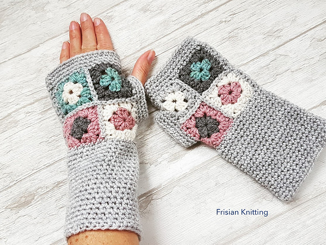 Ravelry: Armwarmers Outlander inspired pattern by Frisian Knitting
