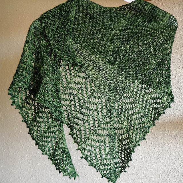 Ravelry: Mittelweg Shawl pattern by Woolen Tales